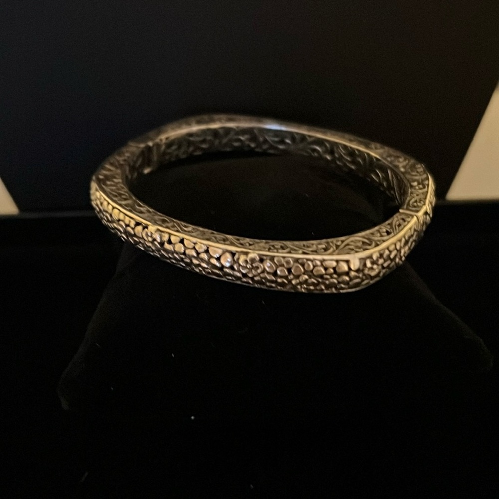 Luxury Artisan Of Bali Bangle. Artisan-Crafted Of Sol… - Gem